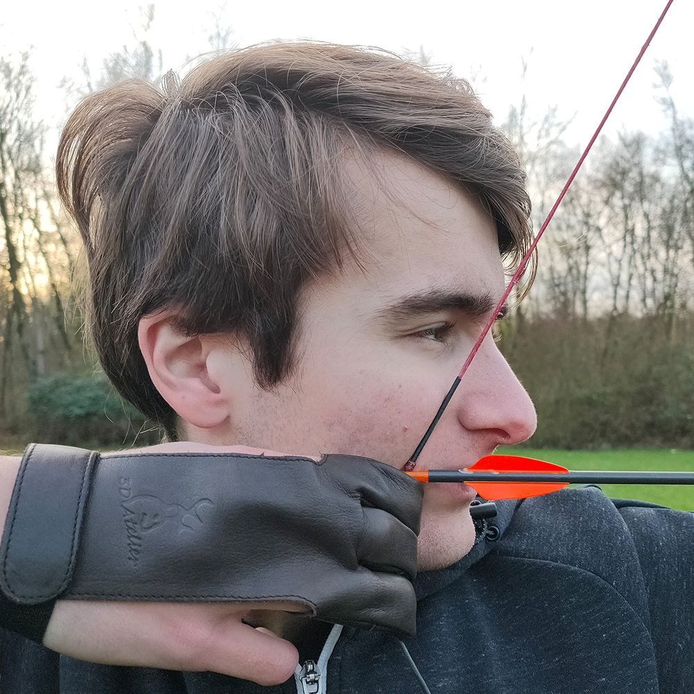 How to aim a bow - with or without a sight - ImproveYourArchery.com